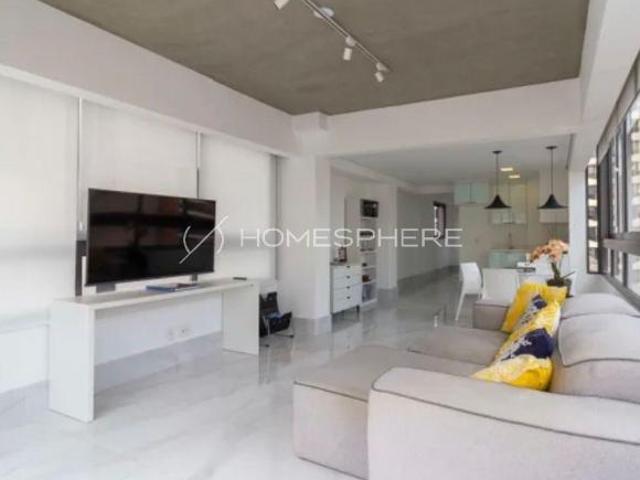 Cobertura Triplex de 160 m² na Vila Nova Conceição com Vista Aberta e Living Ampliado