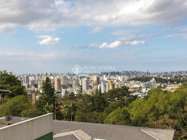 Cobertura triplex de 310m² no Condomínio Vista Alegre com 3 dormitórios e vista para o Guaíba