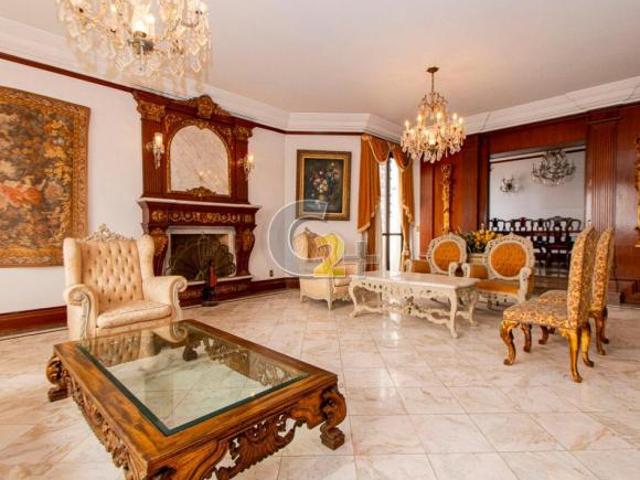 Cobertura Triplex em Higienopolis com 6 quartos, 4 suites e 6 vagas de garagem