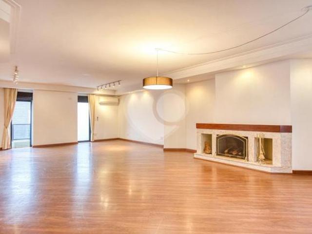 Cobertura Triplex em Moema Pássaros, 4 suites, 7 garagens, adega, escritorio, lareira, 4 salas espaç