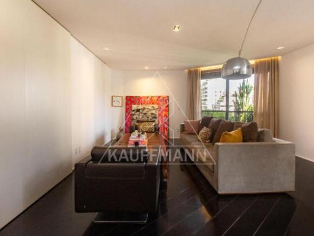 Cobertura Triplex na Vila Nova conceição à Venda 3 Dor 3 Suítes, 4 Vagas de Garagem, 352m²útil