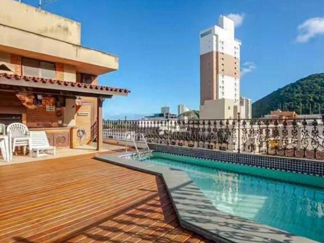 Cobertura triplex na praia da Enseada na região dos Hotéis do Guarujá e a 200m da praia!