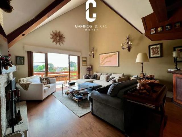Cobertura triplex no Capivari com 5 suítes, spa privativo e vista deslumbrante