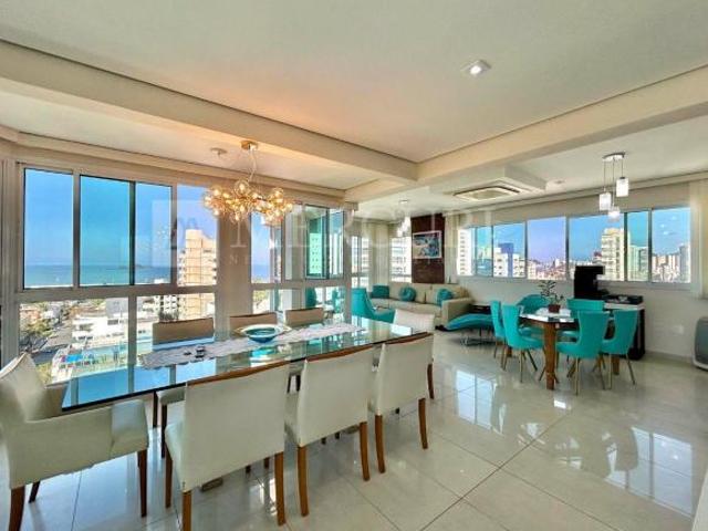 Cobertura Triplex no Guarujá, Enseada, com Piscina e Varanda Gourmet e 5 Suítes Mercuri Imóveis