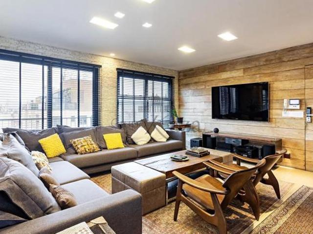 Cobertura Triplex Pinheiros 2 Suítes 240m². 3 Grs