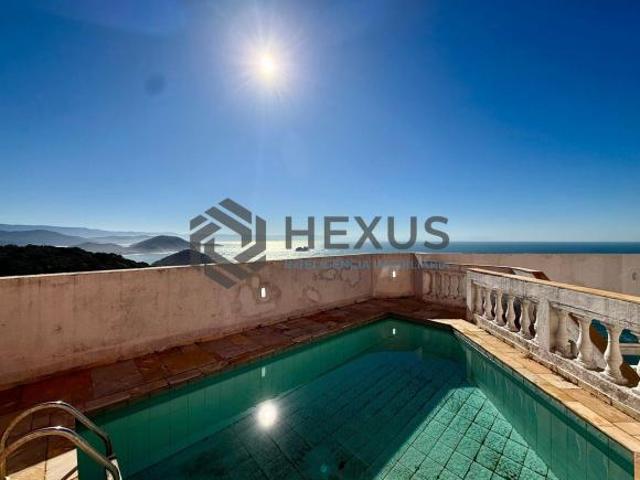 Cobertura Triplex reformada com varanda vista mar e lazer na beira mar no Morro