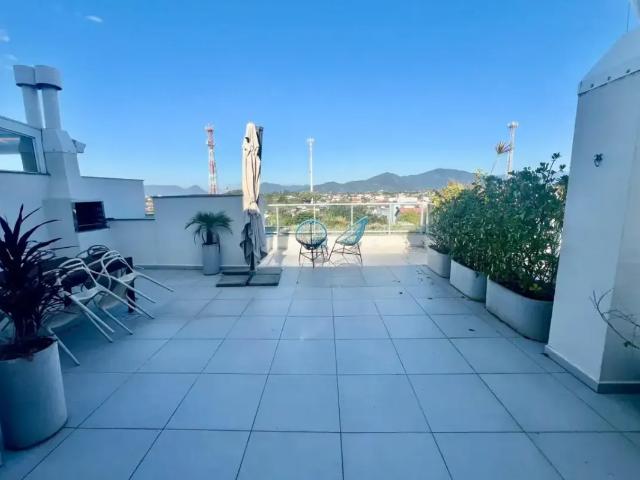 Coberturas para alugar com Mobiliado e 3 quartos, 160 m² Campeche Florianopolis/SC