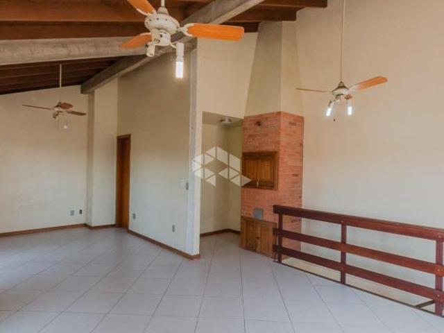 Coberura com 2 dormitórios com 158m² privativos e vaga em Porto Alegre