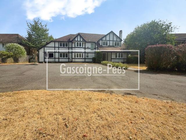 Fairmile Lane, Cobham, KT11 6 bed house to rent £6,000 pcm £1,385 pw