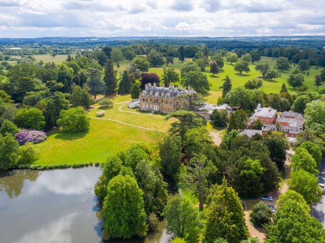 Cobham Park, Cobham, KT11 3 bed apartment to rent £6,500 pcm £1,500 pw