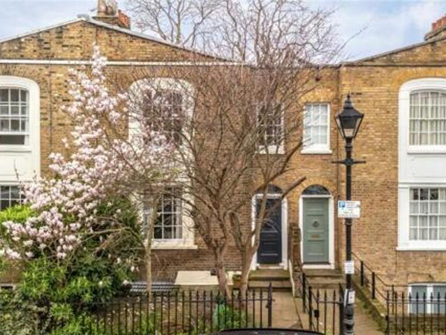Coborn Road, 2 Bedroom House