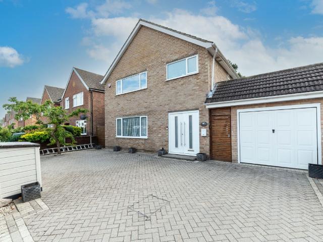 Cobs Way, Addlestone KT15, 4 bed detached house to rent, £2,650 pcm | PrimeLocation
