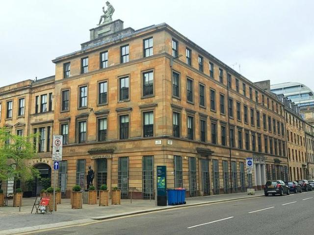 Cochrane Street, Glasgow, G1 1 bed flat to rent £1,295 pcm £299 pw
