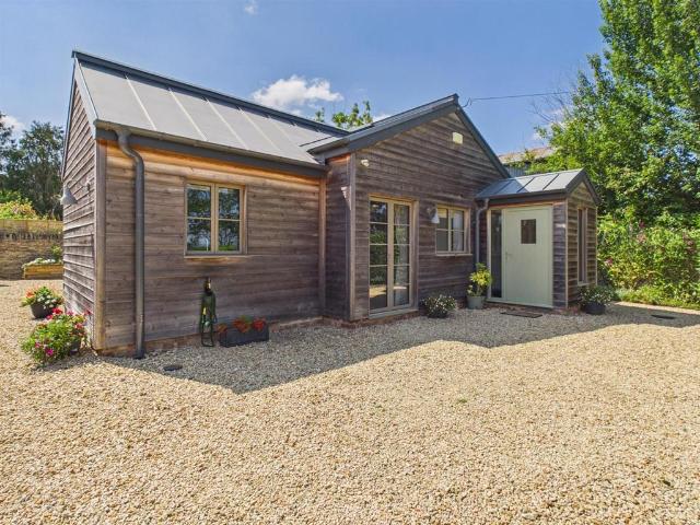 Cock Robin Farm, Gretton 3 bed cottage to rent £1,950 pcm £450 pw