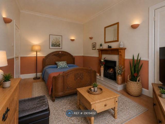 Cockburn St, Edinburgh EH1, 2 bed flat to rent, £1,845 pcm | PrimeLocation
