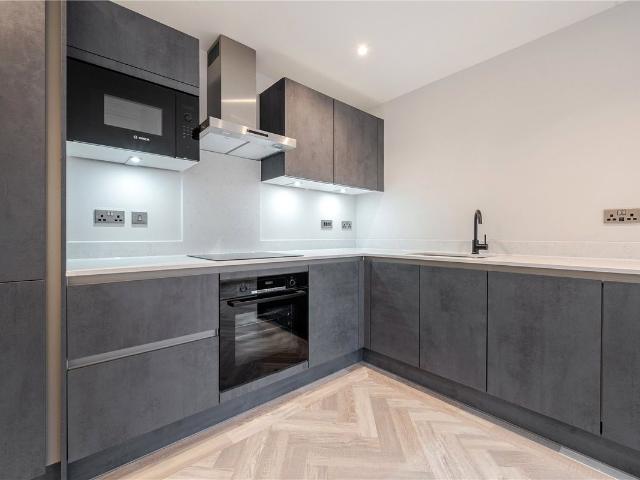 Cockfosters Road, Barnet EN4, 1 bed flat to rent, £1,800 pcm | PrimeLocation