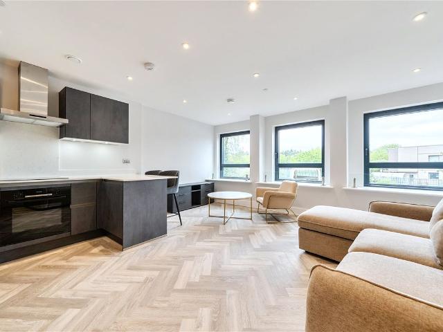 Cockfosters Road, Barnet EN4, 1 bed flat to rent, £1,800 pcm | PrimeLocation