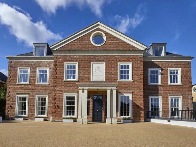 Cockfosters Road, Cockfosters. 2 bed apartment to rent £4,950 pcm £1,142 pw