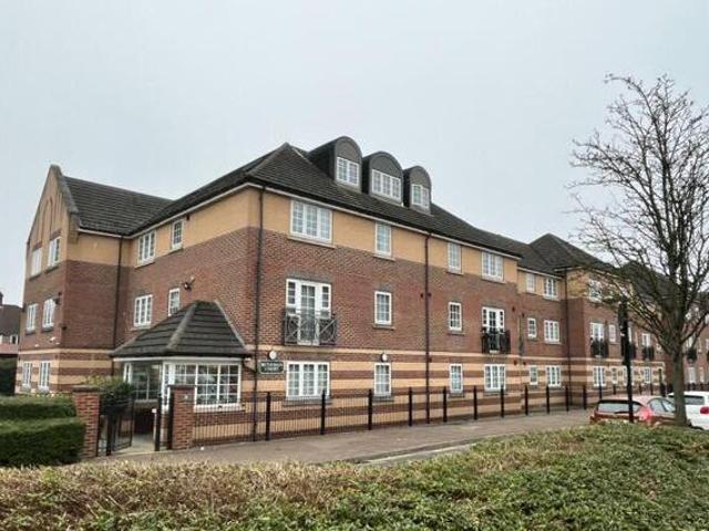 Cockfosters Road, Cockfosters, 2 Bedroom Retirement