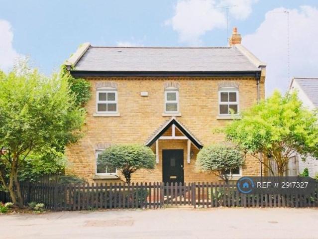 Cockfosters Road, London, EN4 4 bed detached house to rent £2,950 pcm £681 pw