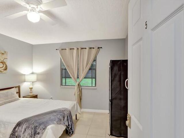Cocoa House with Dining area. Comfortable & cozy