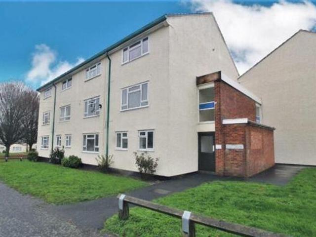 Cody Road, Farnborough, 2 Bedroom Flat