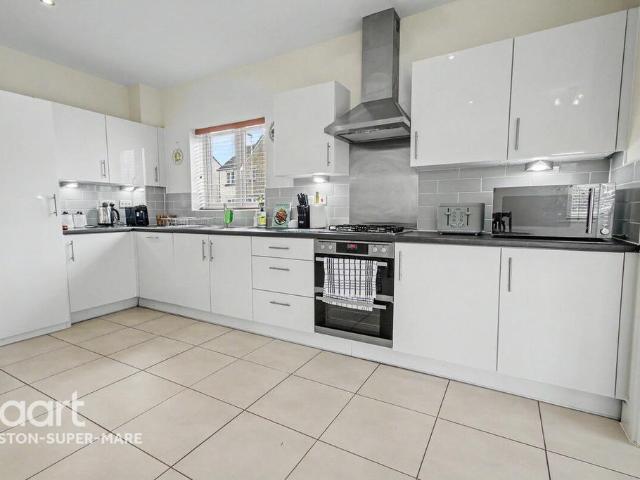 Cody Walk, WESTON SUPER MARE 4 bed detached house to rent £2,100 pcm £485 pw
