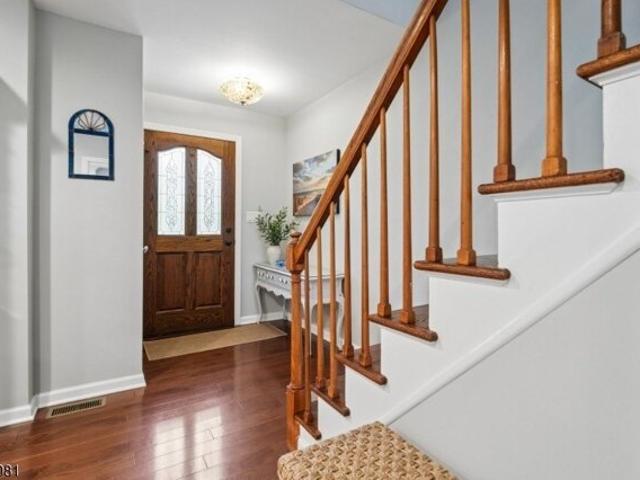 Coddington Dr, New Providence, Home For Sale