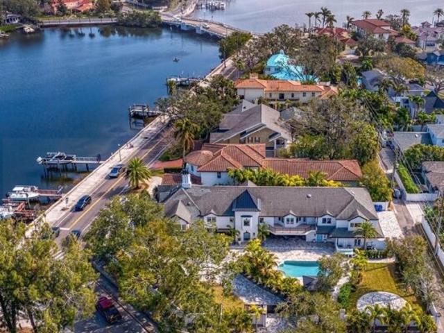 Coffee Pot Blvd Ne, Saint Petersburg, Home For Sale