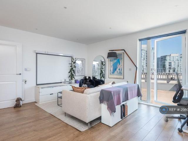 Cofferdam Way, London, SE8 3 bed penthouse to rent £3,500 pcm £808 pw