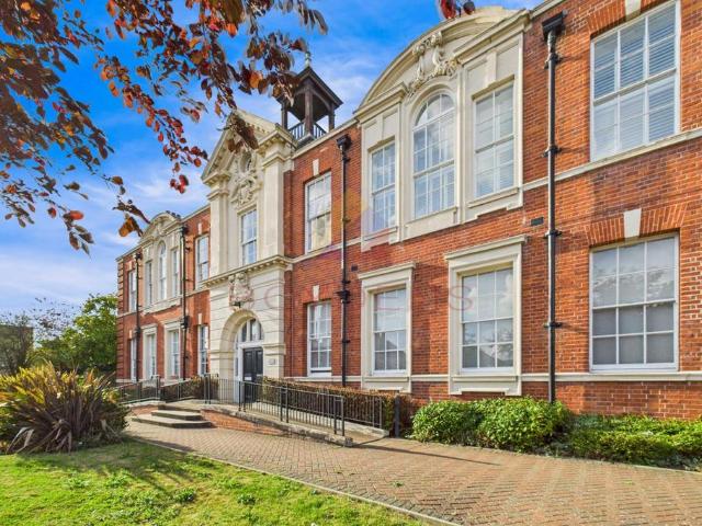 Coggeshall Road, Braintree CM7 2 bed flat to rent £1,395 pcm £322 pw