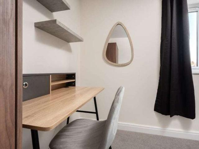 Cohen Avenue Room 4