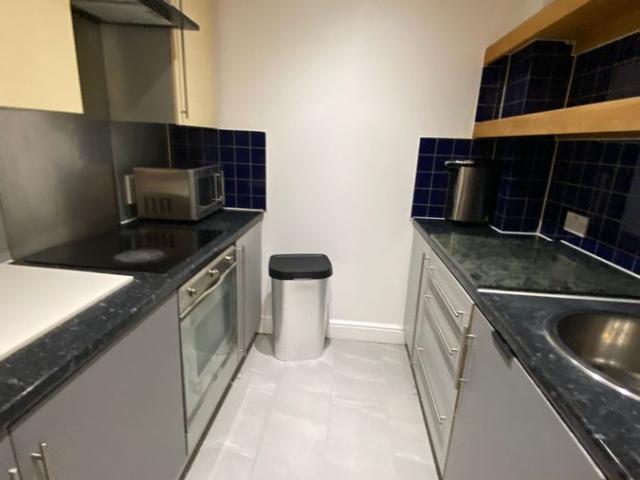 Coke Street, London E1, 3 bed flat to rent, £3,500 pcm | PrimeLocation