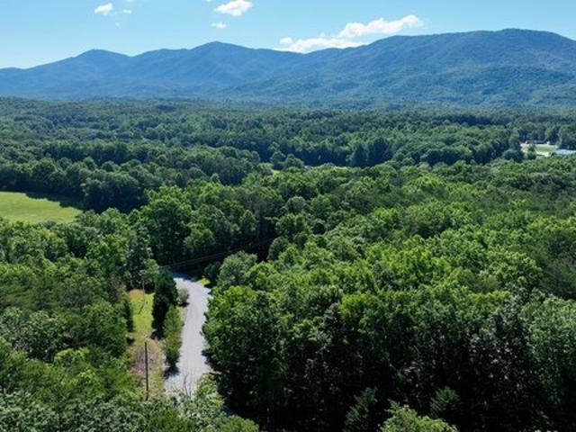 Coker Creek Trl, Tellico Plains, TN 37385