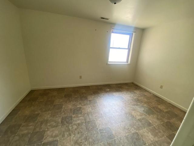 COL400 3 Bedroom Apartment for Rent at 400 W College St, Carbondale, IL 62901