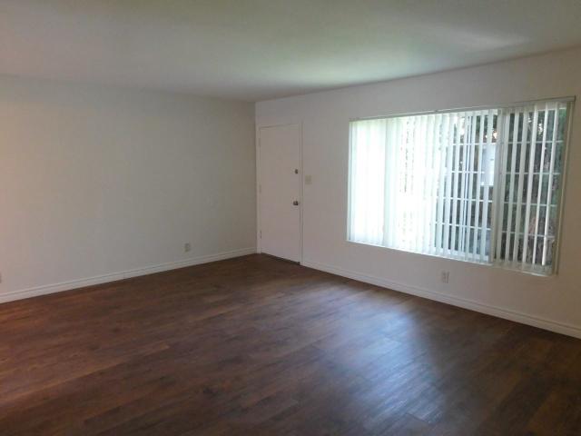 COL2206 14 3 Bedroom Apartment for Rent at 2206 College Ave, Costa Mesa, CA 92627 Central Costa Mesa