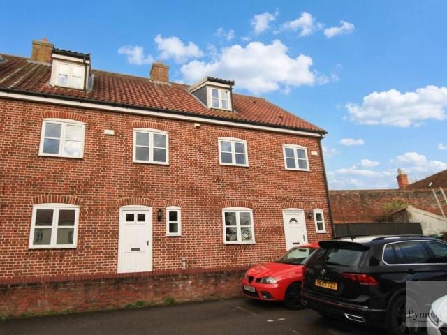 Coltishall, Norwich NR12, 4 bed town house to rent, £1,300 pcm | PrimeLocation