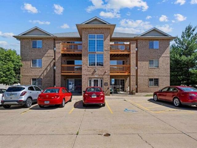 Colton Cir Ne Unit,cedar Rapids, Condo For Sale