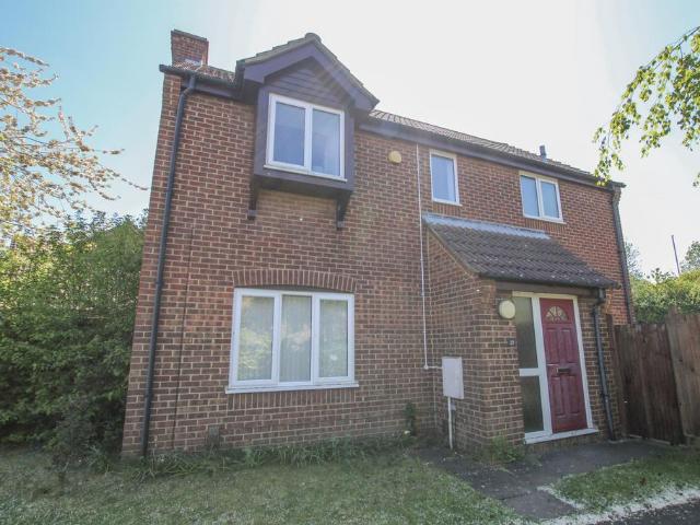 Coltsfoot Close, CAMBRIDGE 4 bed detached house to rent £2,375 pcm £548 pw