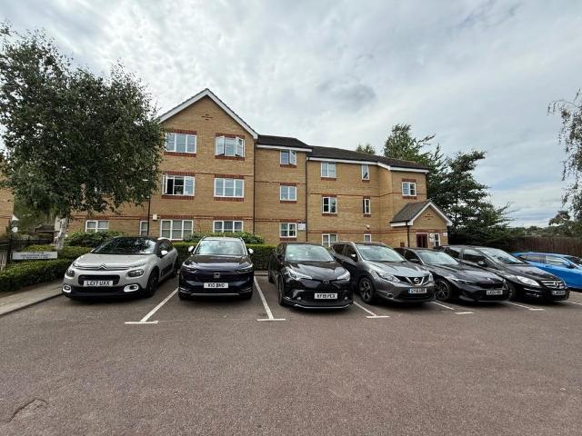 Coltswood Court, Southgate 2 bed apartment to rent £1,895 pcm £437 pw