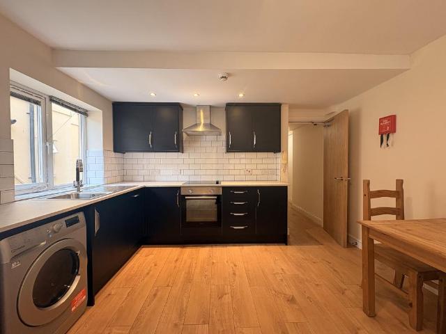 Colum Road, Cardiff CF10 1 bed apartment to rent £870 pcm £201 pw