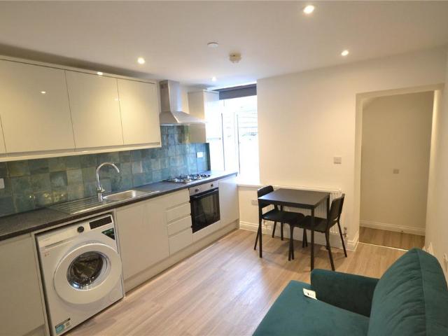 Colum Road, Cardiff, CF10 2 bed flat to rent £1,225 pcm £283 pw