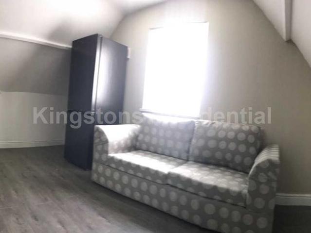 2 Bedroom Flat At Colum Road, Cathays, Cardiff CF10, 2 bed flat to rent, £1,200 pcm | PrimeLocation