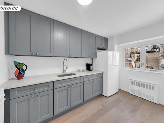 Columbus Ave Apt Q, New York, Property For Sale