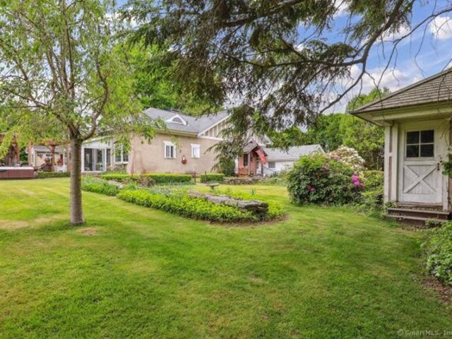 Columbus Ave, East Lyme, Home For Sale