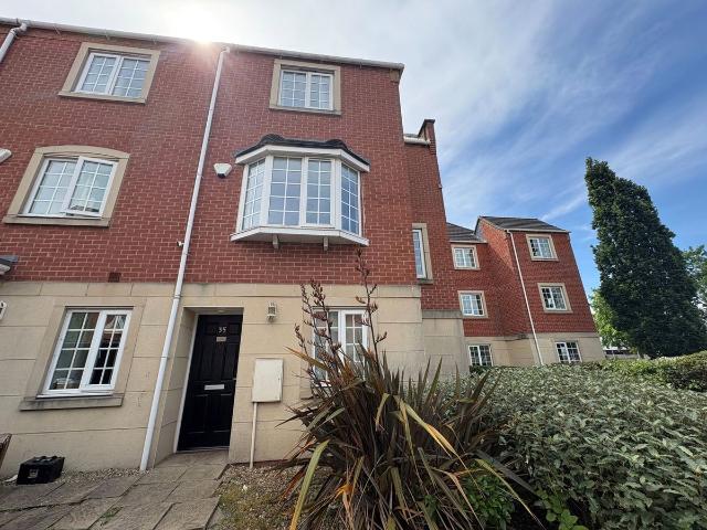 Columbus Avenue, Brierley Hill DY5, 4 bed town house to rent, £1,350 pcm | PrimeLocation