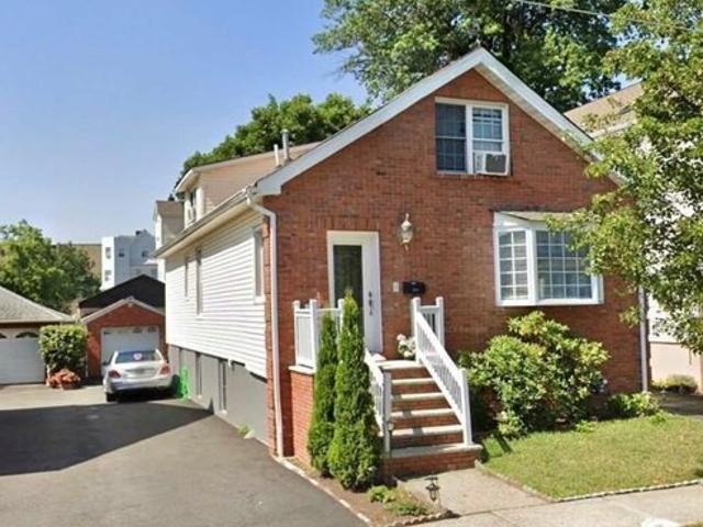 Columbus Pl, Cliffside Park, Home For Sale