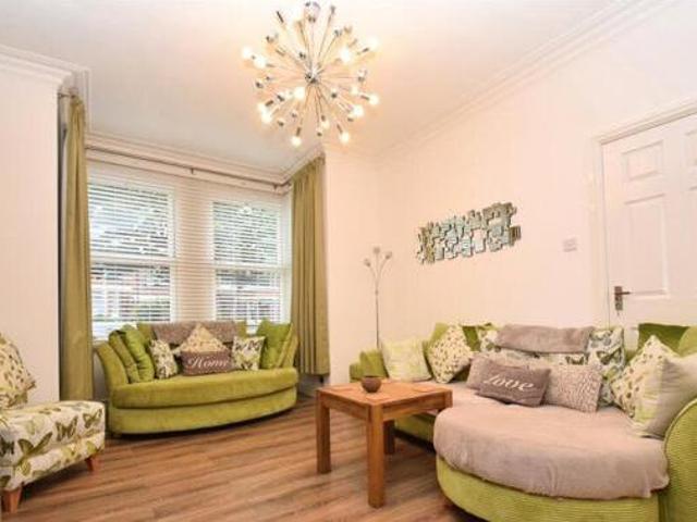 Columbus Ravine, Scarborough, 7 Bedroom Terraced