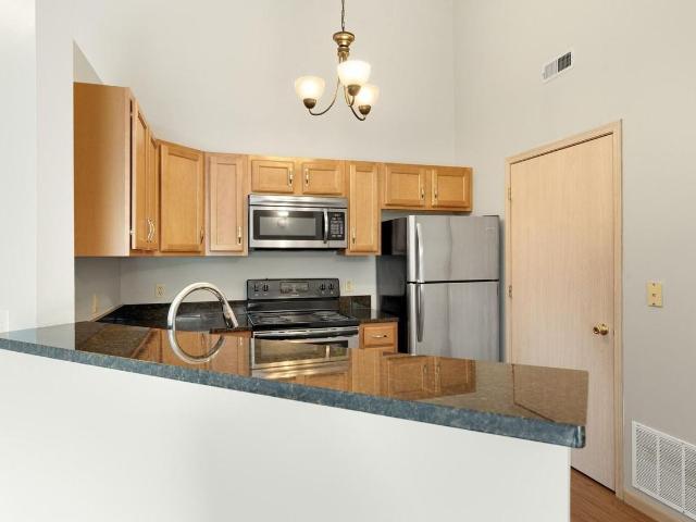 Columbia Woods Apartments 2 Bedroom Apartment for Rent at 3343 Columbia Woods Dr, Norton, OH 44203