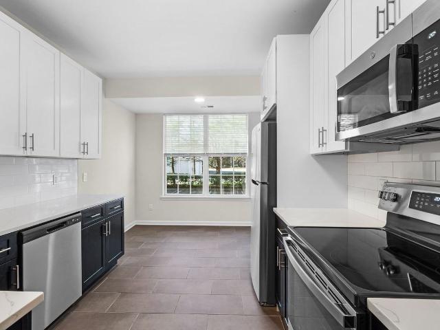 COLUMBIA COURT, LLC 2 Bedroom Apartment for Rent at 50 Maple Avenue, Springfield, NJ 07081